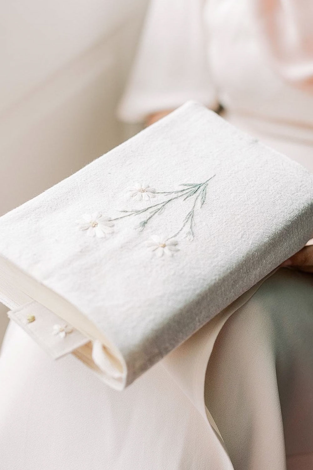 10 brilliant gifts for book lovers | Blog | Martha Brook